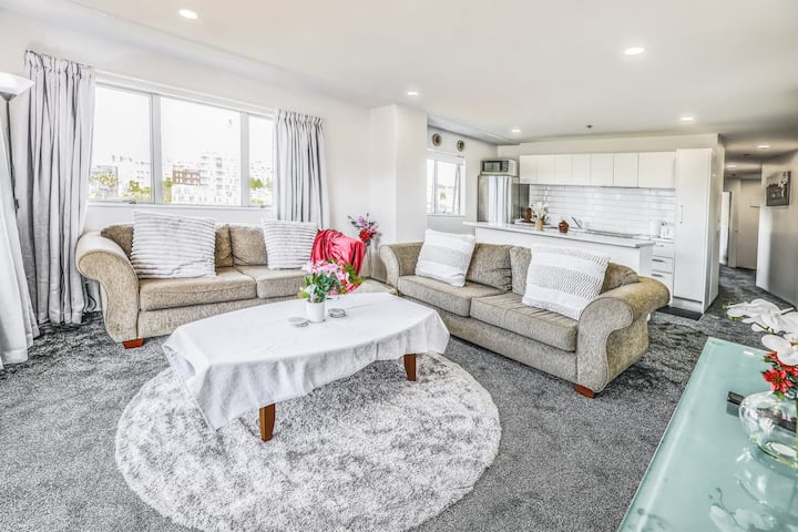 Roomy 3 Br With Gym And Free Parking - Auckland