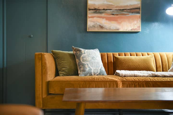 Lawrenceville Charm + Free Park - Pittsburgh