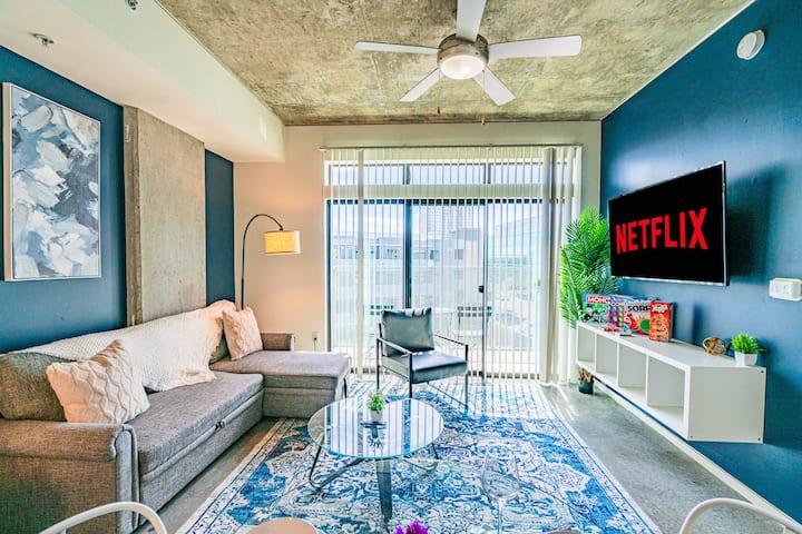 Roosevelt Row Apt In Cdt With Gym+pool+parking+w/d - Heard Museum