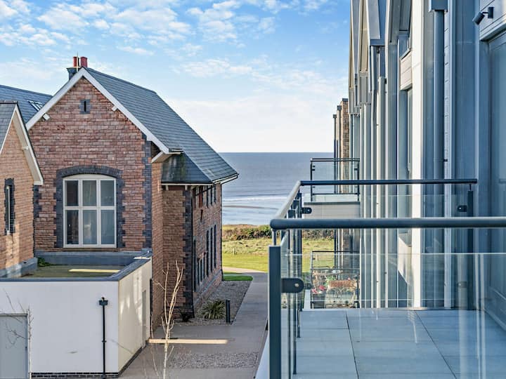 2 Bed In Porthcawl (93652) - Porthcawl