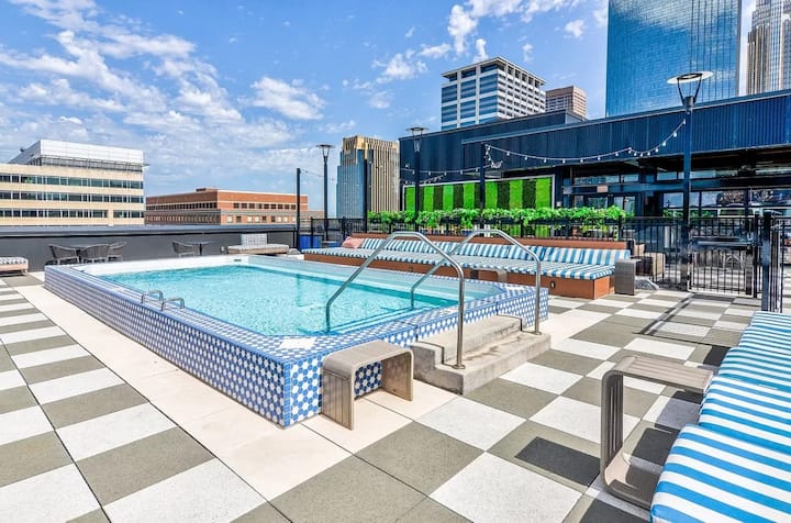 5th Floor Studio | Gym | Pool | 1 Mile To Us Bank - Target Center