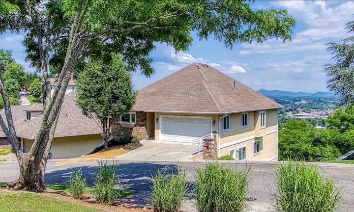 5br, Amazing Panoramic Views, Theater, Game Room. - Sevierville, TN