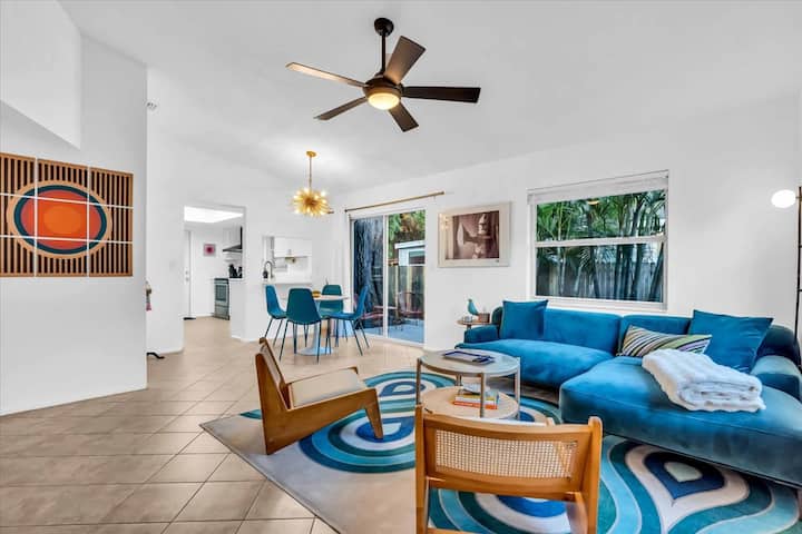 Candypop Retro Retreat - 2bd/2ba Near Downtown Srq - Sarasota, FL