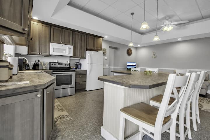 Lakefront Condo-apartment D - Livonia, NY