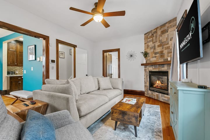 Minnestay* Lyndale Pleasant Getaway | Pet Friendly - Minneapolis