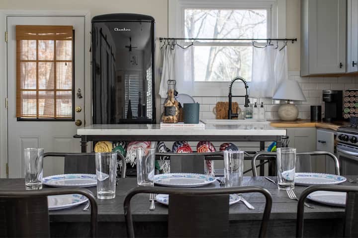 Downtown Nb Cottage, Backyard, Fire Pit, Walkable - New Buffalo, MI