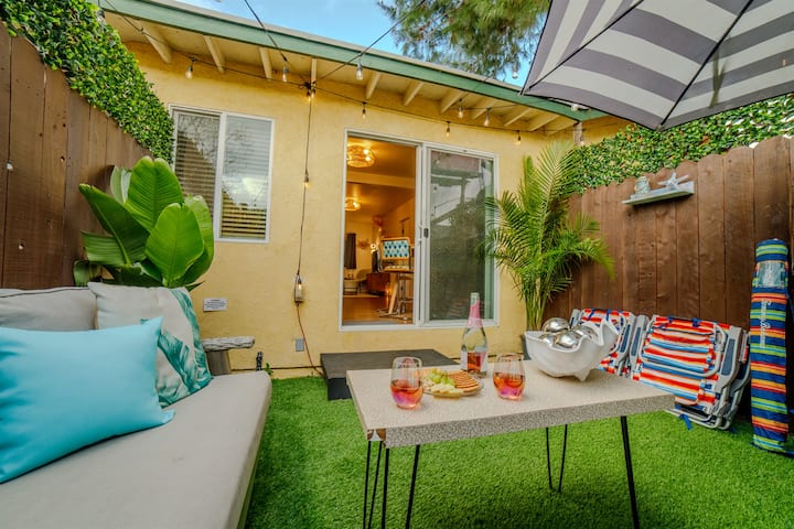 Iridescent Escape At The Pearl Palace - San Diego, CA