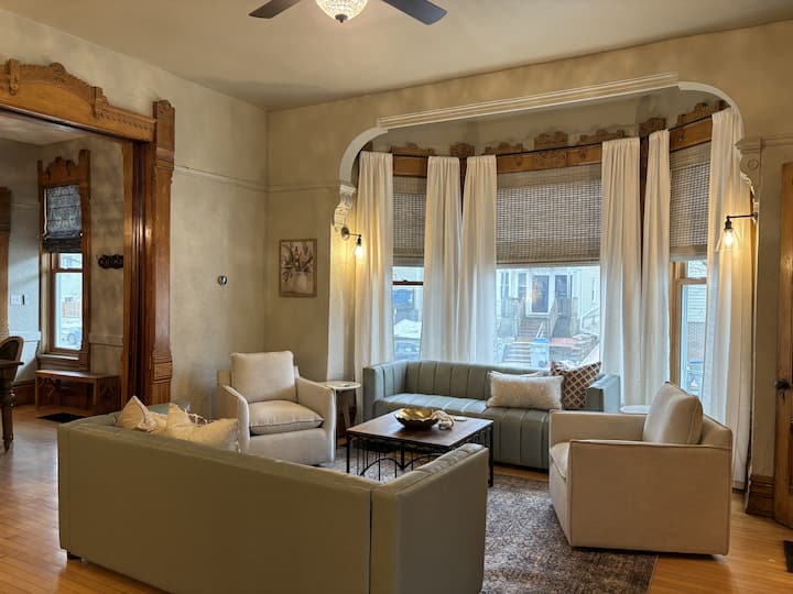 Incredible Historic Charm And Grace - Milwaukee