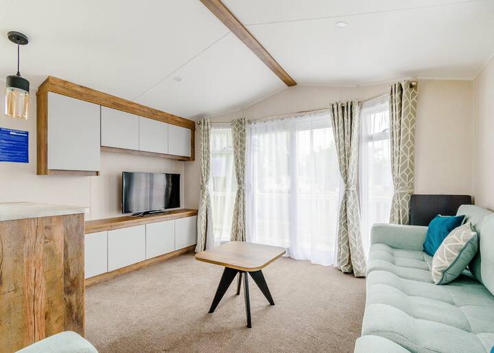 Platinum 6 Berth Caravan (2 Bed) - Mablethorpe