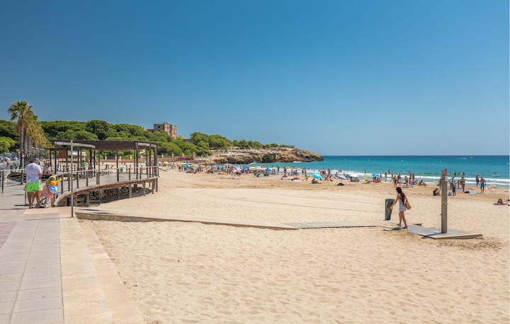 2 Bedroom Awesome Apartment In Deltebre - Deltebre