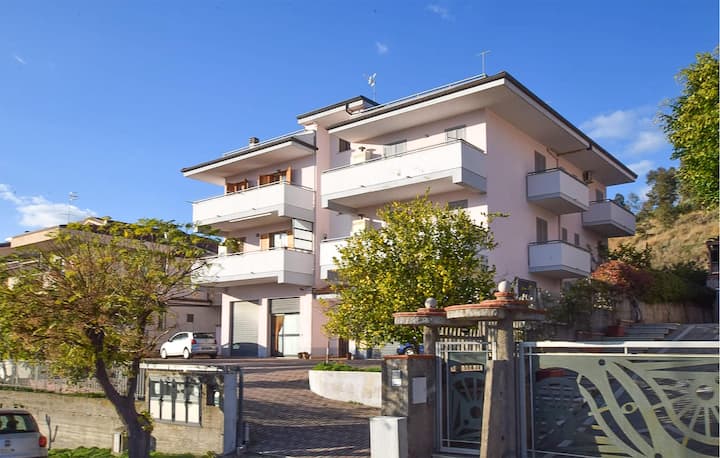 Beautiful Apartment In Badolato Marina - Davoli