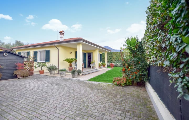 Lovely Home In Capezzano With Kitchen - Camaiore