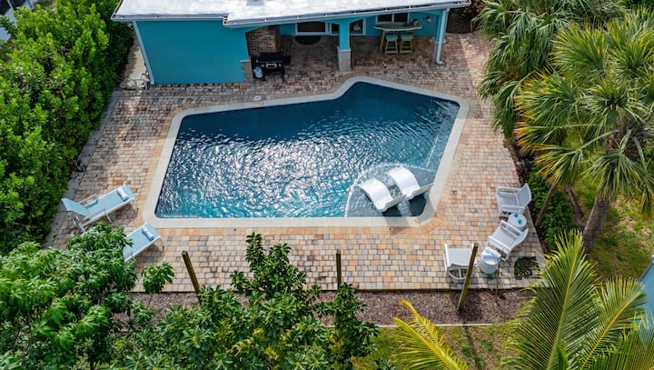 Sleeps 14, Close To Downtown, Beautiful Home! - Naples, FL