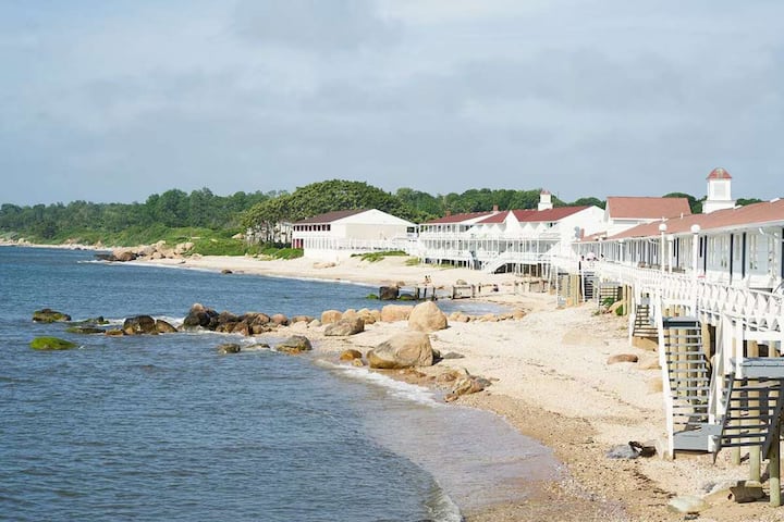 Waterfront Greenport Stay | Free Breakfast & Pool - Greenport, NY