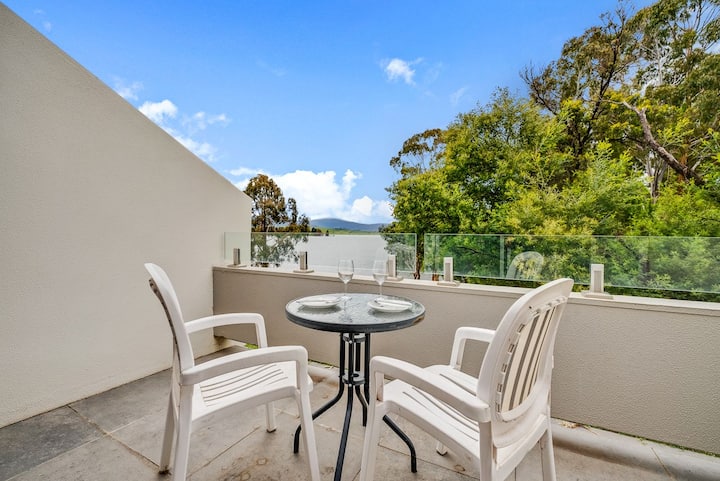 Lake Front Studio L Pool L Tennis Court L Bar - Jindabyne