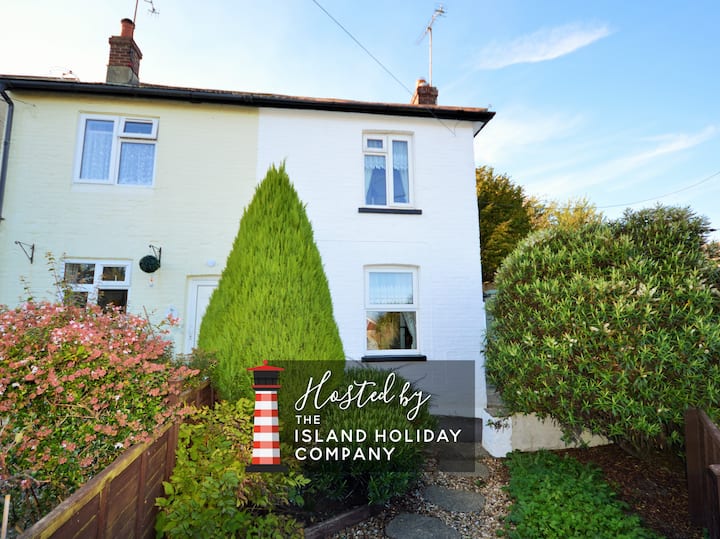 Charnwood Cottage-brading Near Sandown Bay - Sandown