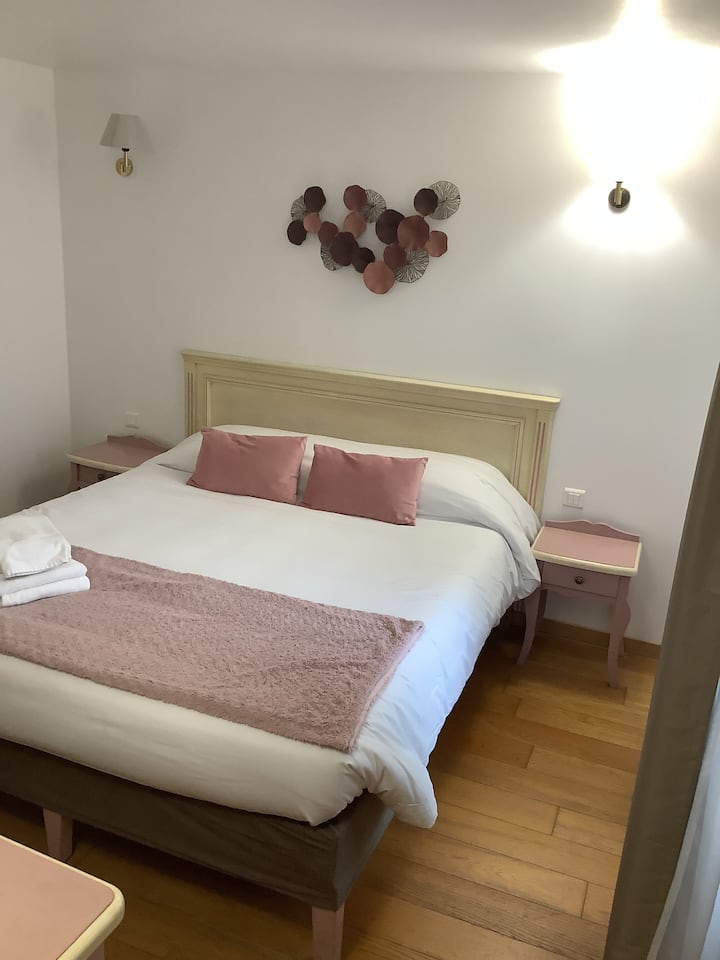 Chambre Face Au Canal - Montbard