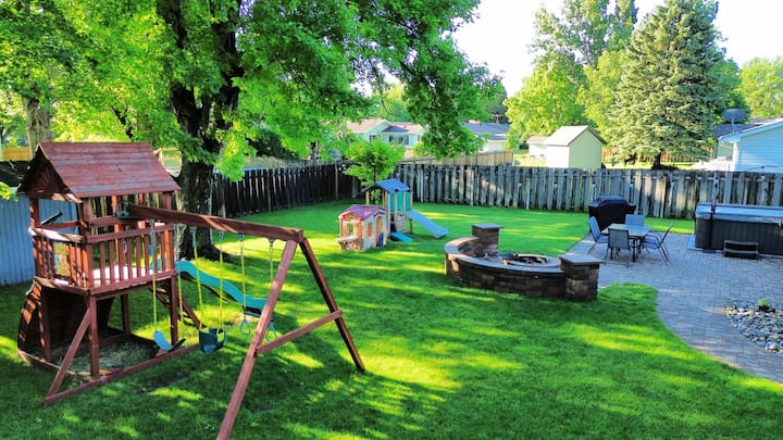 South Fargo River House - Hot Tub | Fire Pit - 法哥