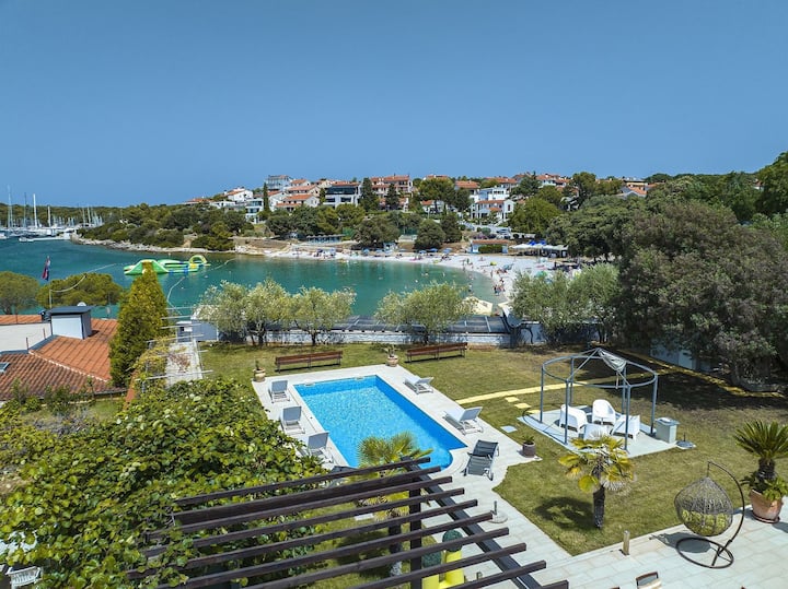 Finca Ensoleillée à 10 Mètres De La Mer Adriatique - Pula