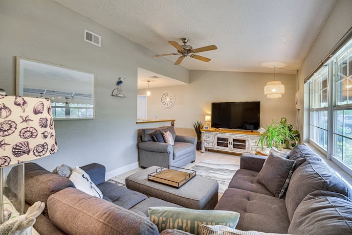 Lovely Merritt Island Home W/ Kayak + Fire Pit! - Merritt Island, FL