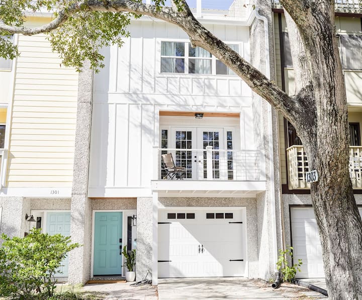 Summer Special – 1 Block From Beach & Restaurants - Jekyll Island, GA