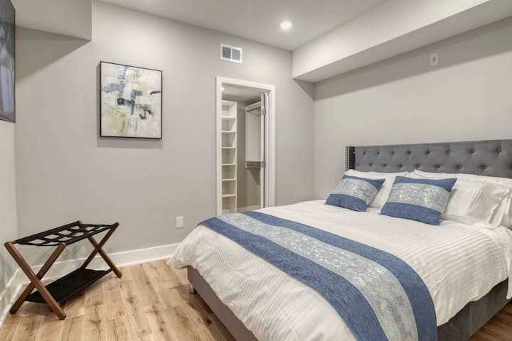 One Sky Loft | Suite, Queen Bed - Philadelphia, PA