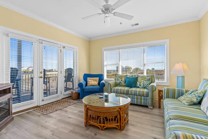Ocean Isle Beach Condo: Beach, Pool & Pet-friendly - Ocean Isle Beach, NC