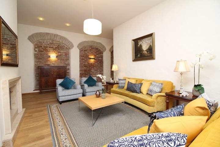 Luxurious 3 Bedroom Apartment Old Town - Tallinn