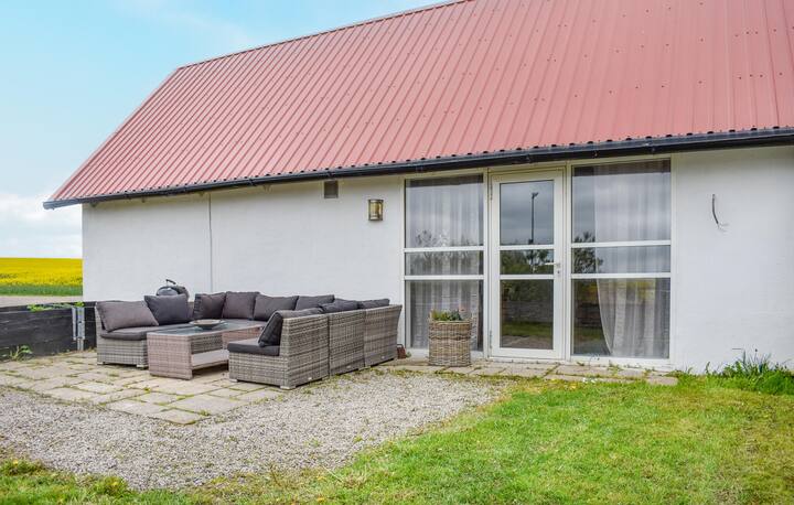 Nice Home In Glemmingebro With Wifi - Tomelilla