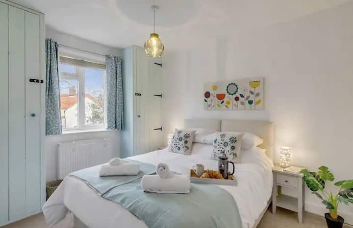 Turnstone Retreat - Parking - Sheringham