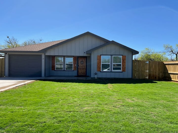 Downtown Elegance: 2-br Home - San Angelo, TX