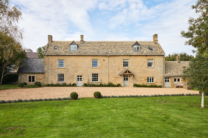 Latimer Farm — Farmhouse - Bourton-on-the-Water