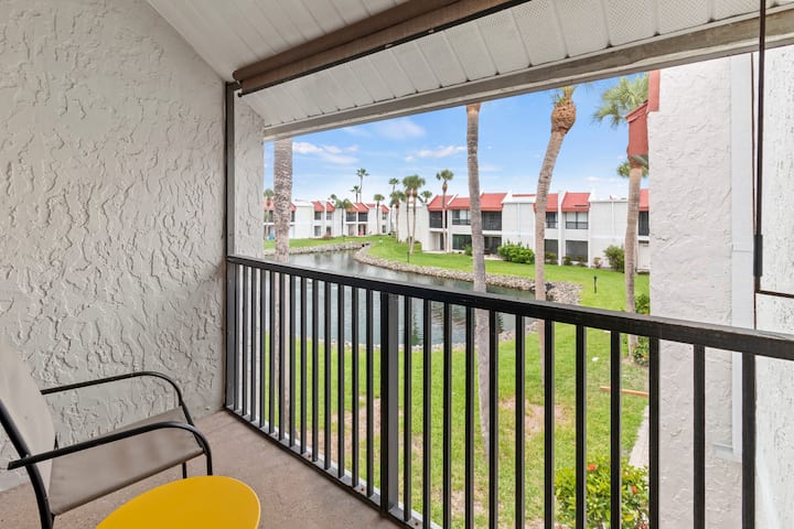 Sea La Vie: 2bed Gulf-adjacent Condo - By Skyrun - Anna Maria Island, FL