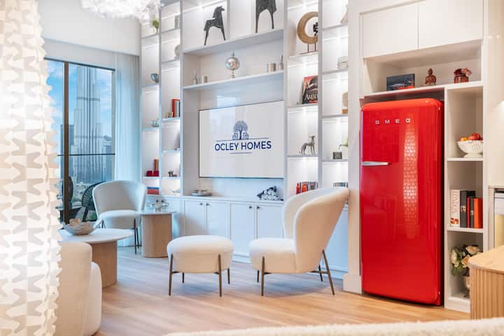 Stunning Renovated Home With Full Burj View - Dubai