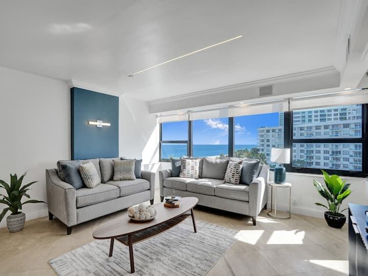Spacious Ocean View Condo / Beach Service / 803 - Miami Beach, FL