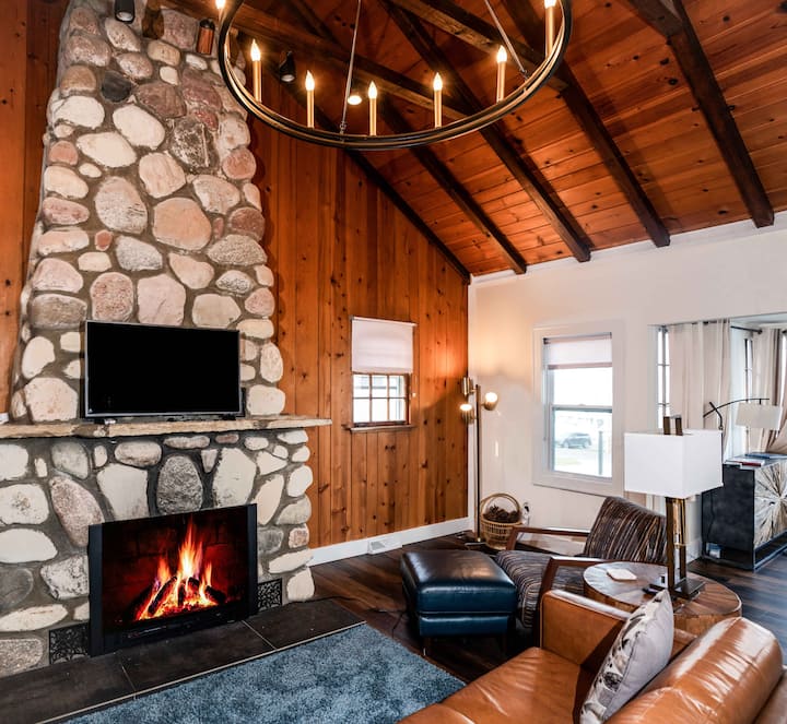 Como Cabin – Action Packed 4 Bdr W/ Guest Home! - Lake Geneva, WI