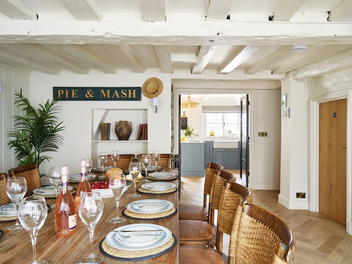 The Old Coach House - 말로