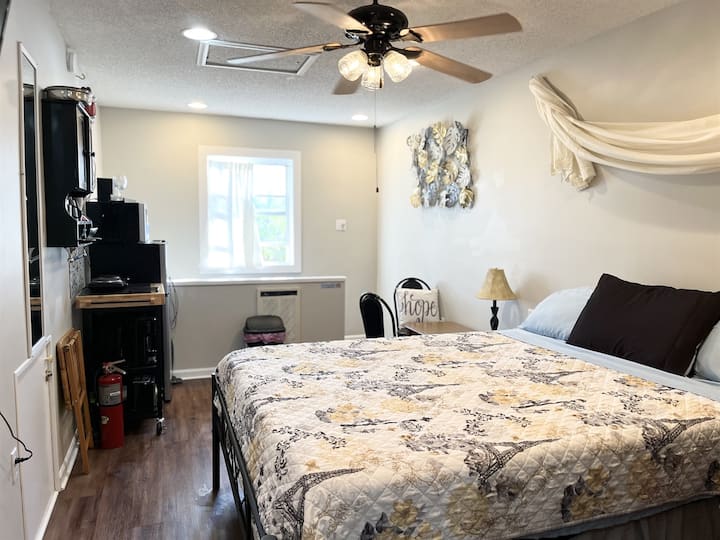 Cozy Private Tiny Home Garage Studio By Waterfront - Elizabeth City, NC