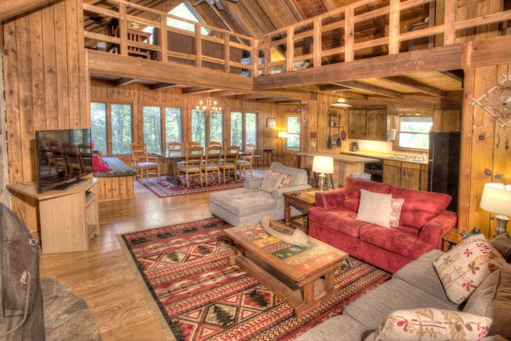 Bear Footin`- 4br Walkable To Downtown Helen, Ga - Helen, GA