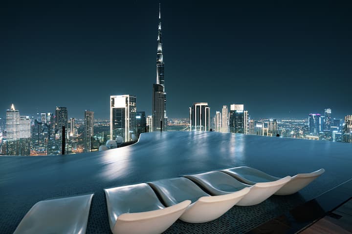 Famous Infinity Pool, Burj Khalifa View, King Bed - Dubai
