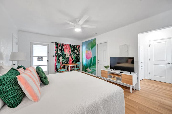 Salt Water Suites In North Redington Beach - North Redington Beach, FL