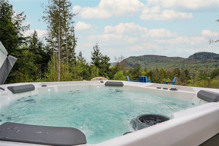 6br Luxury Cabin | Fire Pit • Hot Tub • Fun Awaits - New England