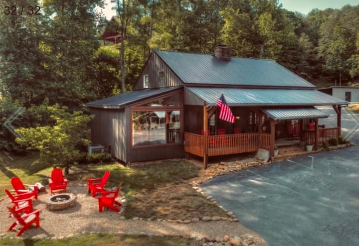 West Woods Lodge & Event Center - Pigeon Forge, TN