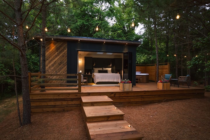 Luxury Tiny House With Hot Tub And Private Deck! - Guntersville