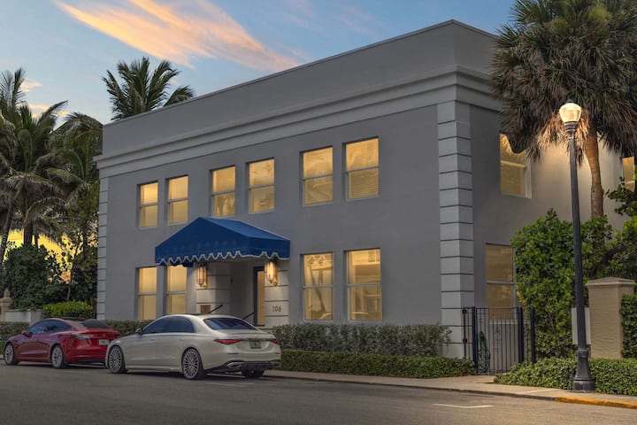 Palm Beach Oceanfront Luxury Condo - Palm Beach, FL