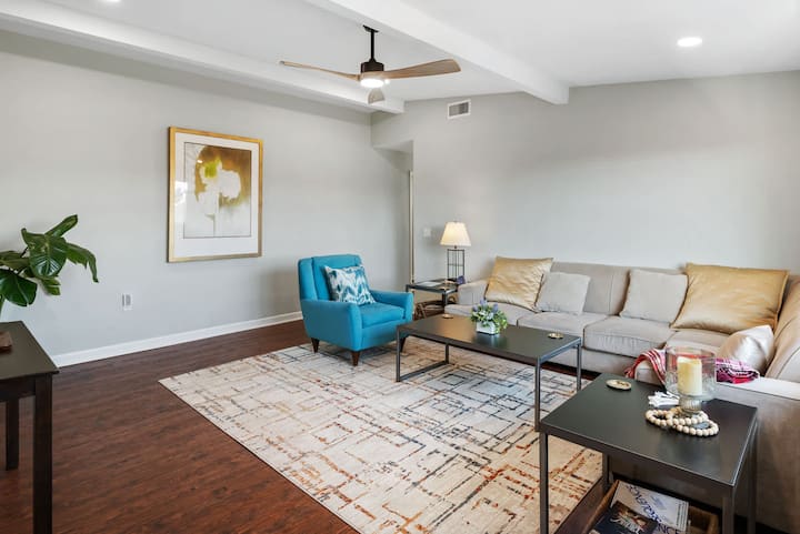 Spacious Beach Home: Walk To Beach & Village - Carlsbad, CA