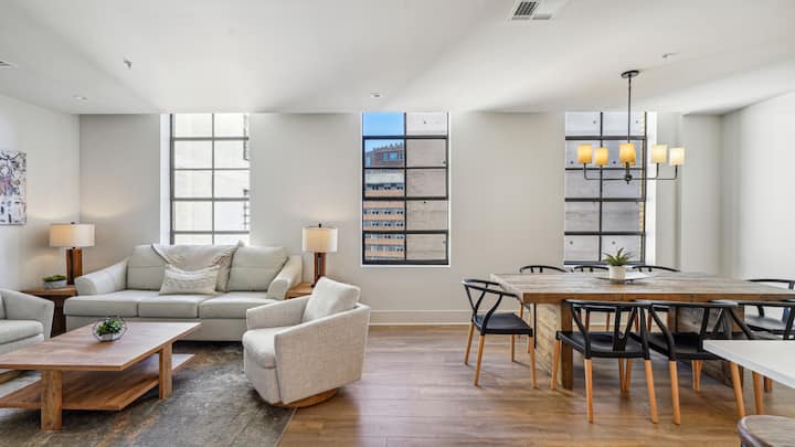 Spacious 5bd, Walk To French Quarter & Superdome - New Orleans, LA