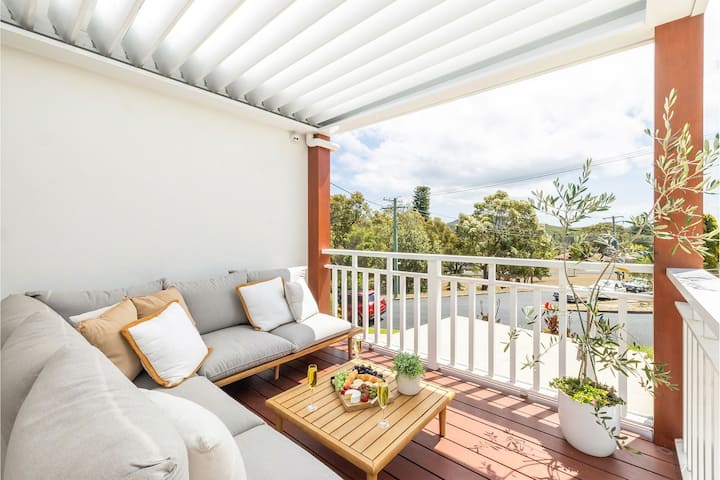 Compass Rose, 95 Ronald Avenue- Wifi, Aircon - Nelson Bay