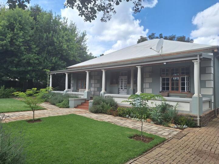 Oude Post Guesthouse-protea Luxury Triple Room - Lydenburg