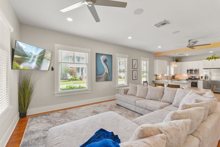 Magnolia Manor | Near Beach | Pleasure Pier - Galveston, TX